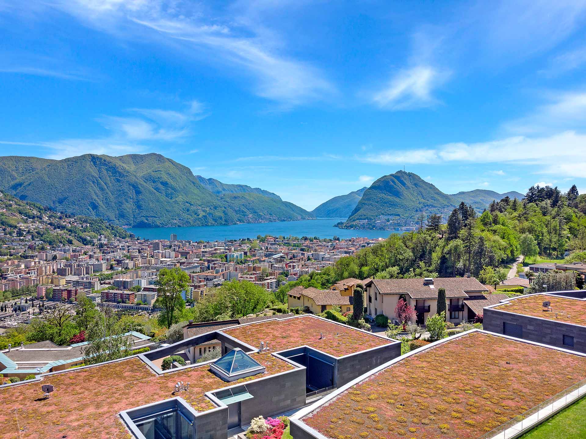 Grande e prestigioso attico vista lago in vendita a Porza